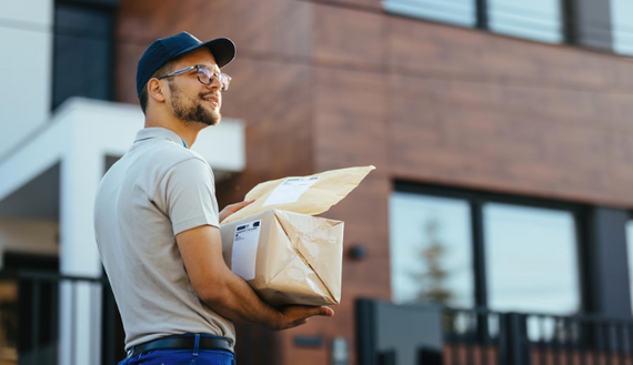 Smooth parcel delivery. Meest Post – your international postal service.