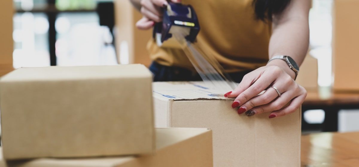 Smooth parcel delivery. Meest Post – your international postal service.