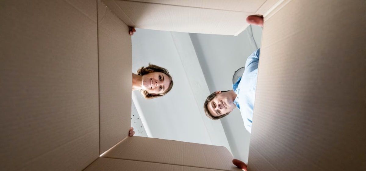 Smooth parcel delivery. Meest Post – your international postal service.