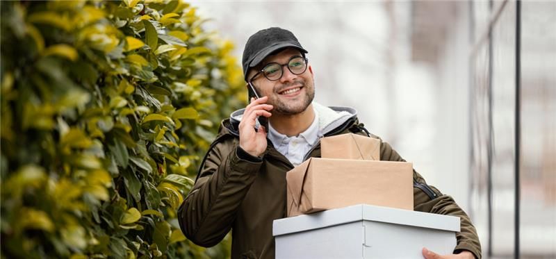 Smooth parcel delivery. Meest Post – your international postal service.